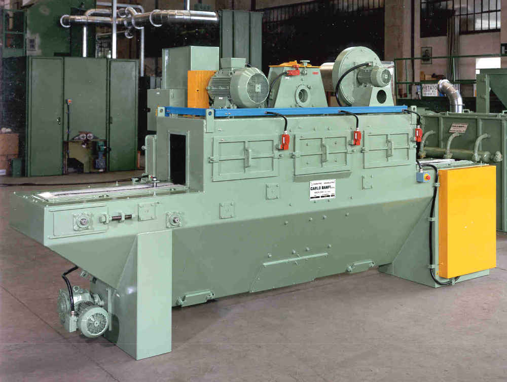 ISN – Shot blasting machine with a linear rubber belt conveyor